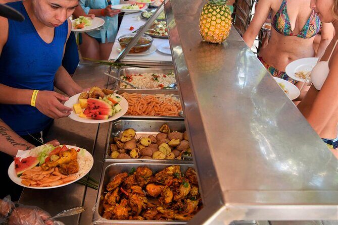 Saona Island Day Trip From Punta Cana with Pick Up and Open Bar - Natural Pool Stop and Starfish Sightings