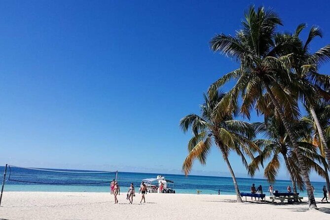 Saona Relax Tour - The Beach and Gourmet Lunch at Playatao