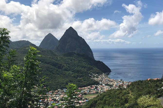 Scenic Tour of Soufriere - Transportation and Group Dynamics