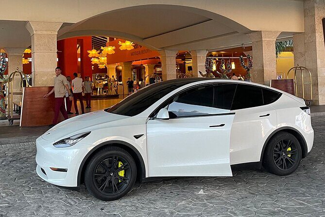Transfer in Tesla from SDQ Airport to Santo Domingo - Why Choose This Transfer?