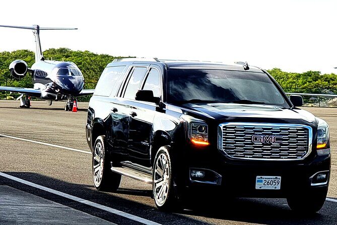 Turks and Caicos: Private ROUND-TRIP Airport Transfer - The Experience at the Airport