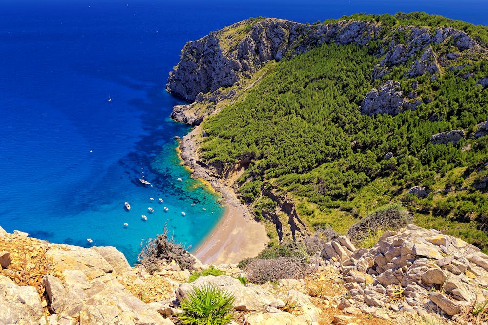 Turquoise cala cove in Mallorca