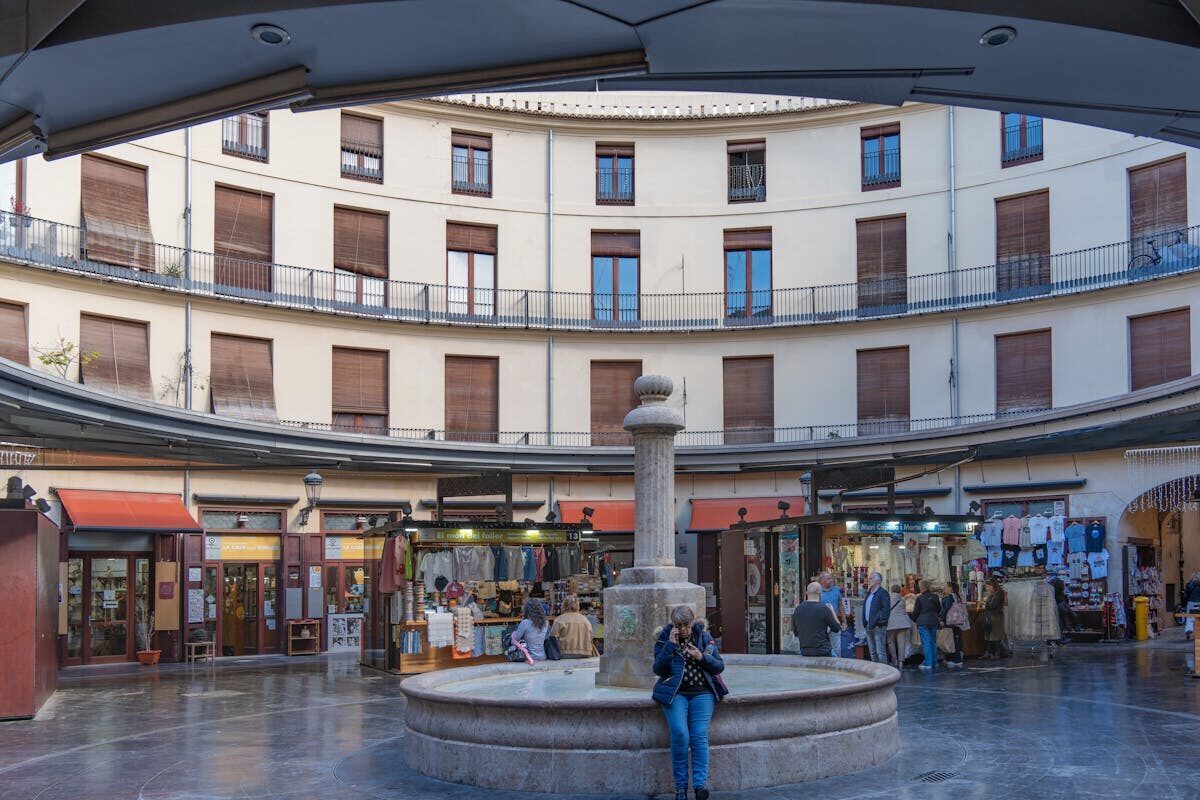 Plaza Redonda in Valencia with its round architecture and market stalls