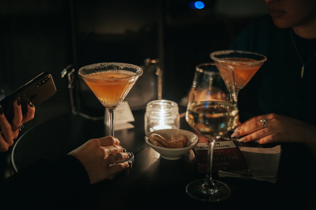 Cocktails with candlelight at a bar