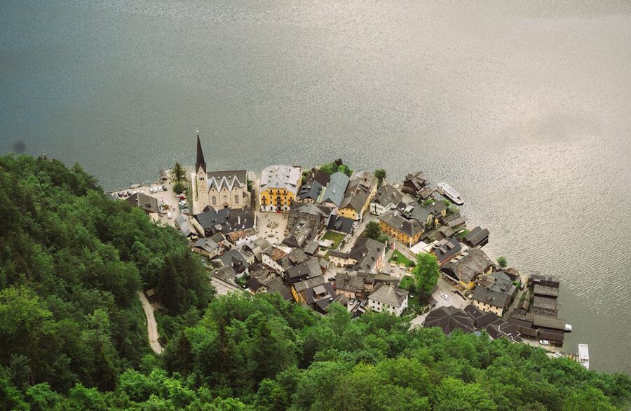 Market square in the village of Hallstatt