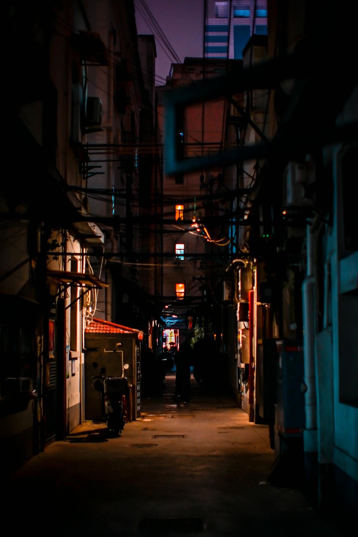 Dark alleyway in London at night