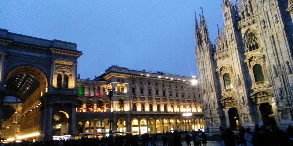 Piazza del Duomo in Milan illuminated at twilight